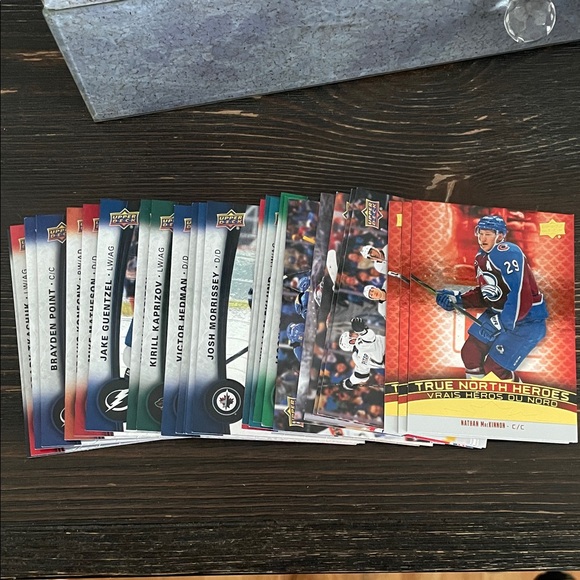 Other | 32 20252026 Tim Hortons Upper Deck Collectors Series Cards ...